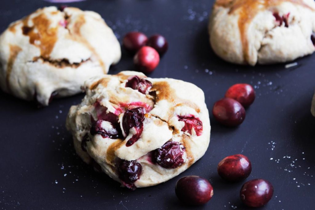 Weihnachtliche Scones mit Cranberries | vegan - Frau Janik